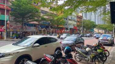 【バナナリーフカレー】マレーシアでおすすめ本格インドカレー「Maya Mess」