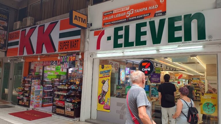 【バナナリーフカレー】マレーシアでおすすめ本格インドカレー「Maya Mess」