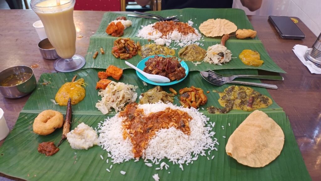 【バナナリーフカレー】マレーシアでおすすめ本格インドカレー「Maya Mess」